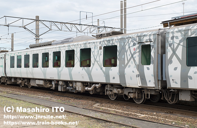 “春の臨時列車のお知らせ”について（写真は「リゾートしらかみ」の HB-E300-105） | トレインブックス：店長のツブヤキ